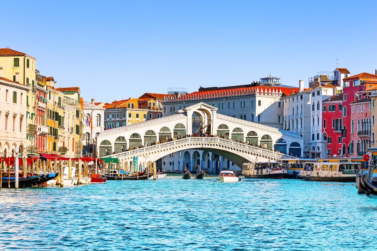 Discover The Good Life: Your Guide to the Best Restaurants, Bars, Clubs ...